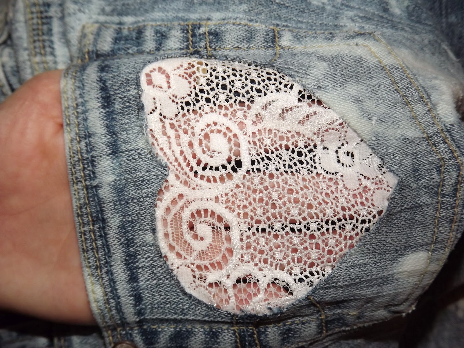Petite-Fashionista: DIY: Heart Shaped Lace Insert Pockets