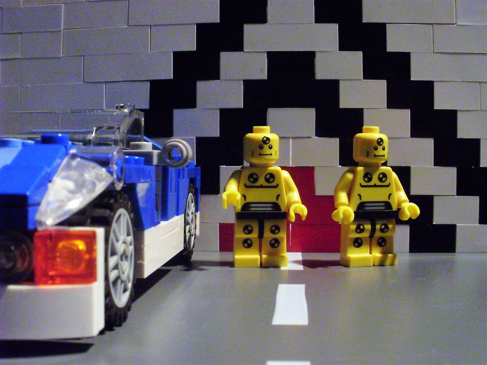 VIVOLEGO: Dummies Car crash test