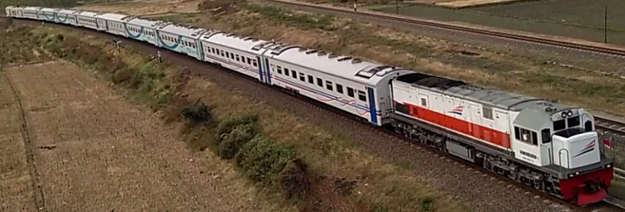 Railfans Indonesia: Lokomotif CC203 dan Sejarah Operasional CC 203