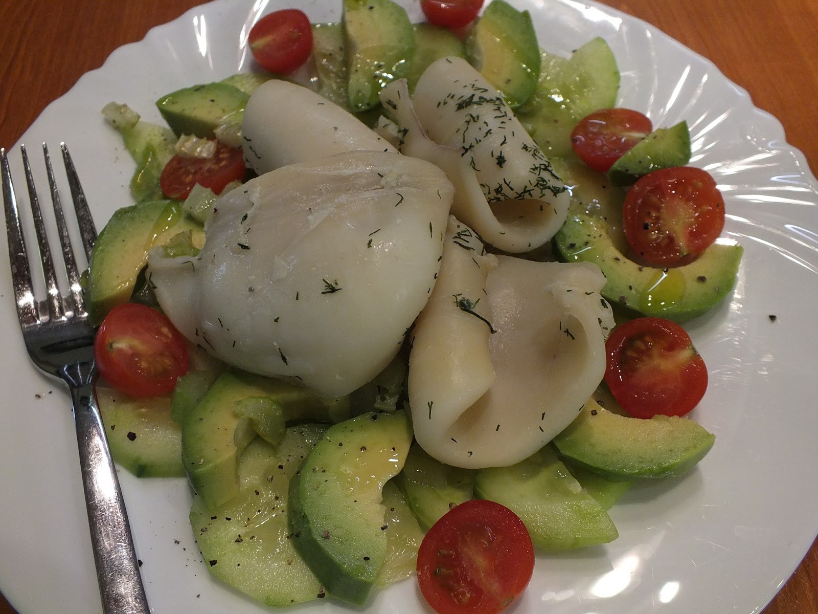 Pietų stalas: Kalmarai su avokadais