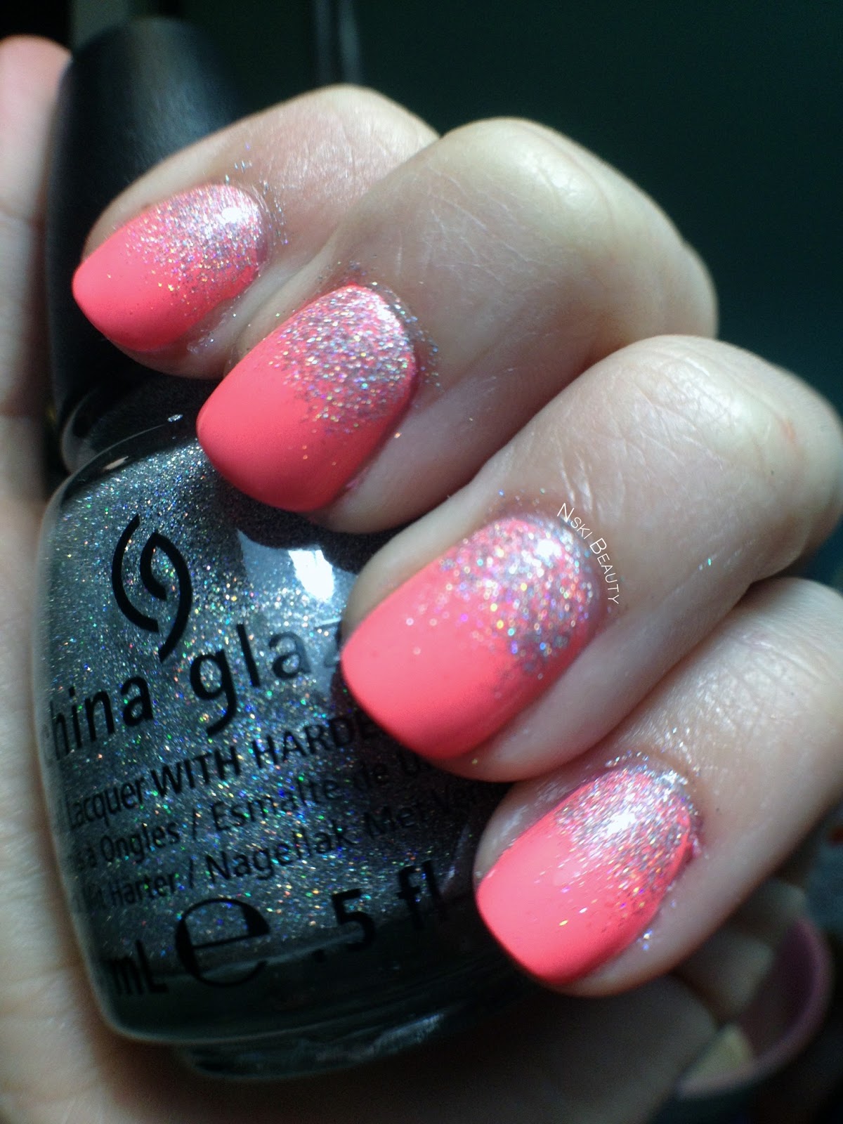 Reverse Ombre Glitter Nails