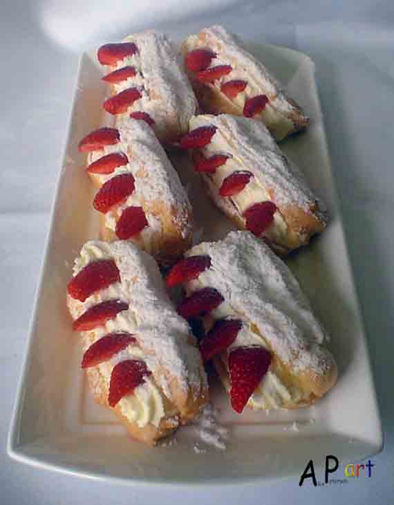 Alex the Contemporary Culinarian: Strawberry Éclairs