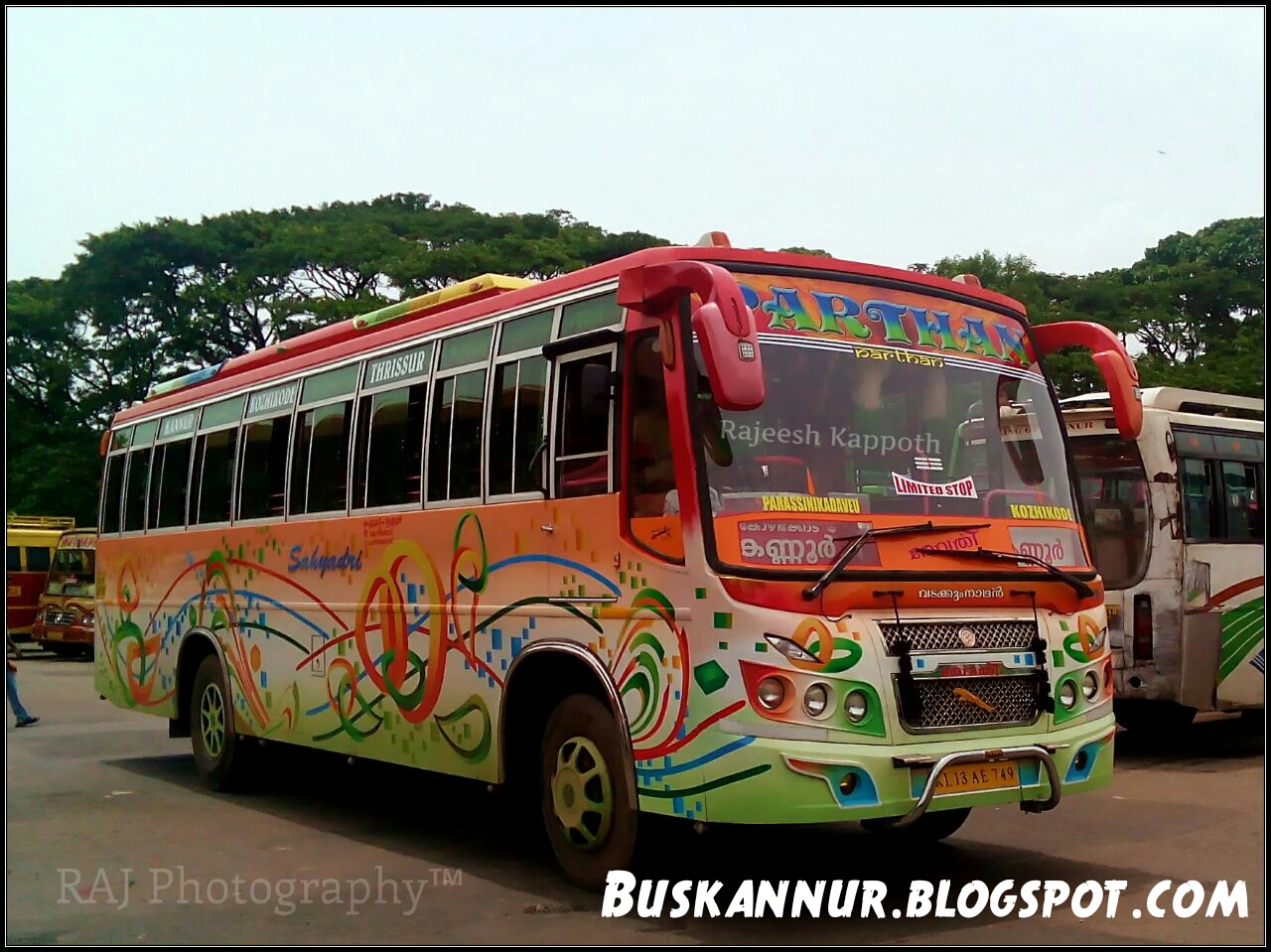 KANNUR PRIVATE BUSES: INDEPENDENCE DAY SPECIAL PARTHAN