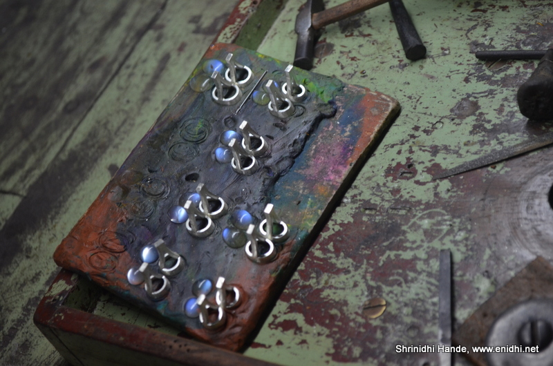 Moonstone mine and factory visit, Meetiyagoda, Srilanka - eNidhi India ...