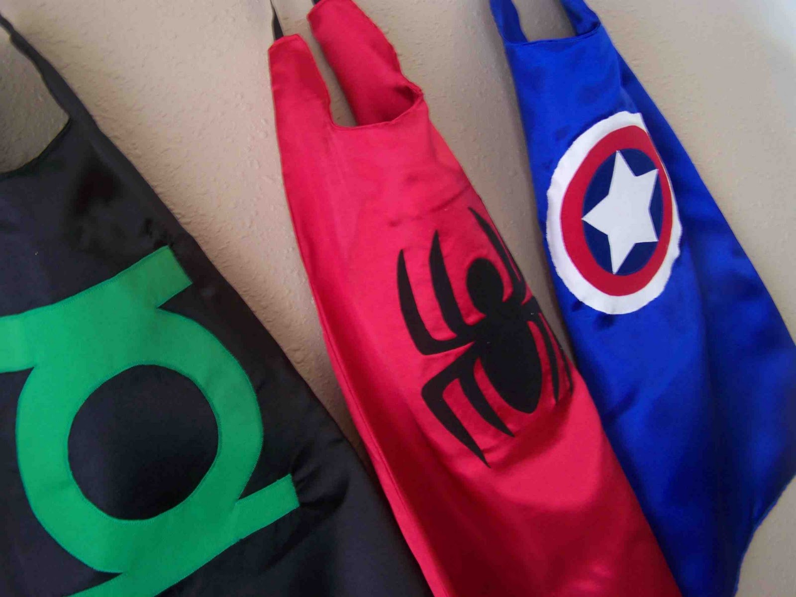 Made by Me. Shared with you.: Super Hero Capes