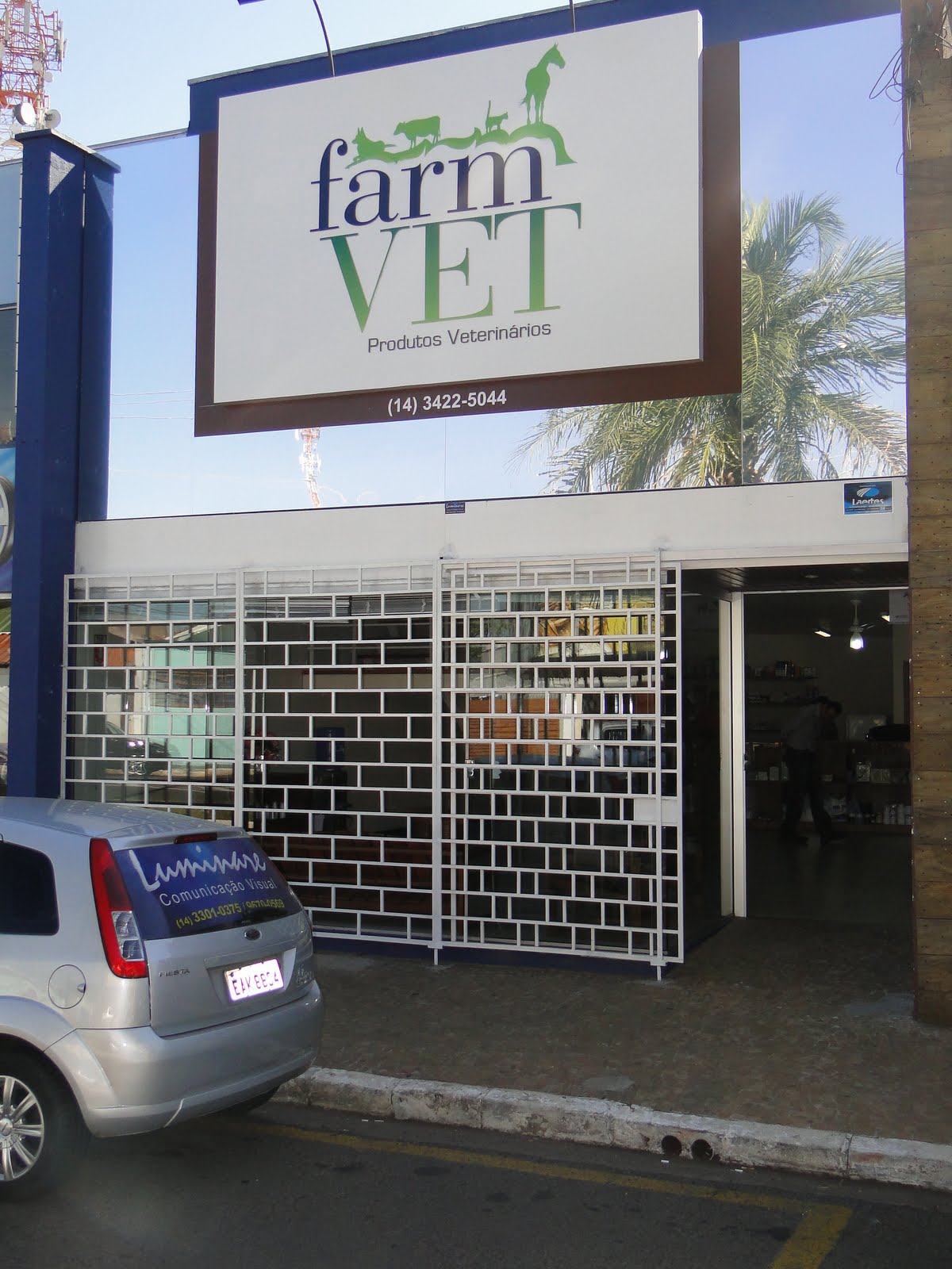 Luminare - Comunicação Visual: Fachada em ACM, da Farm Vet em Marilia/sp