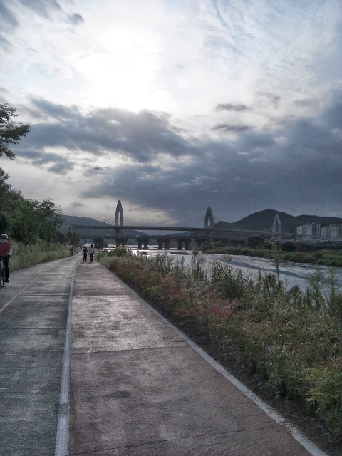 Daegu!: Chuseok River Biking