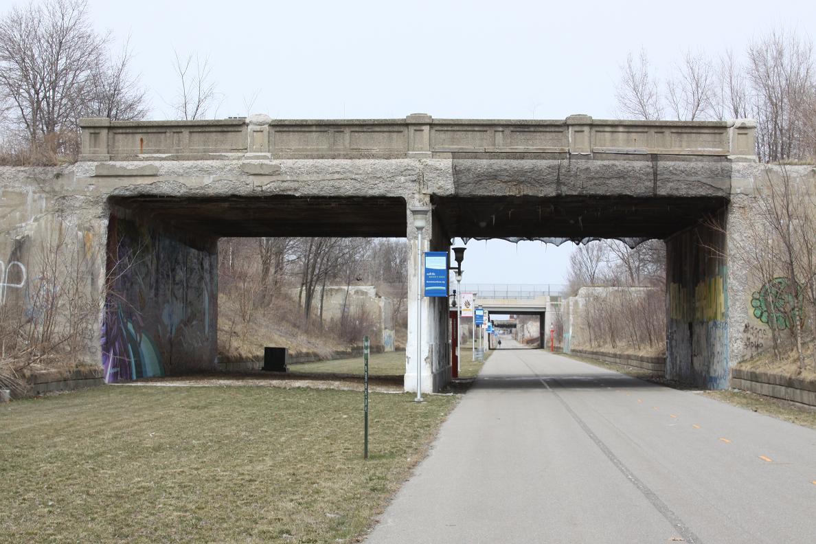 Michigan Exposures: Walking The Dequindre Cut