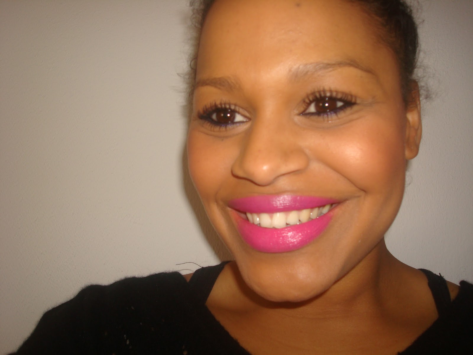 Make up blah: YSL Battle: Rose Dahlia vs Provocative Pink