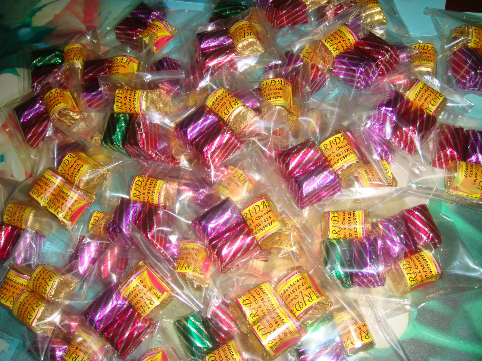 FARIDAH CHOCOLATE: ALMOND COKLAT