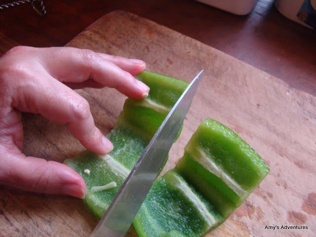 Amy's Assorted Adventures: How to Cut a Green Pepper
