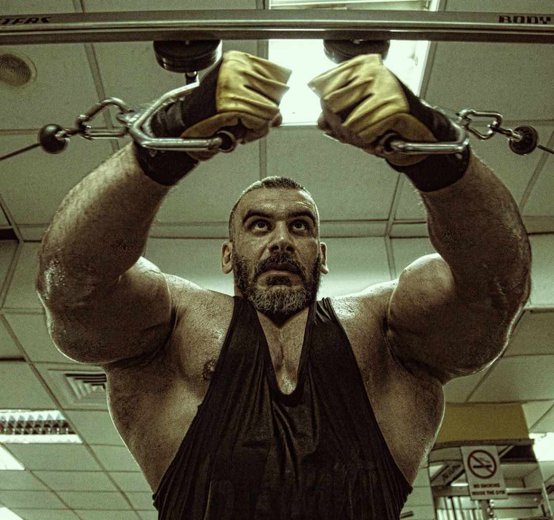 Muscle Lover: Brutal Arab bodybuilder Sayed Ibrahim Al Hashmi