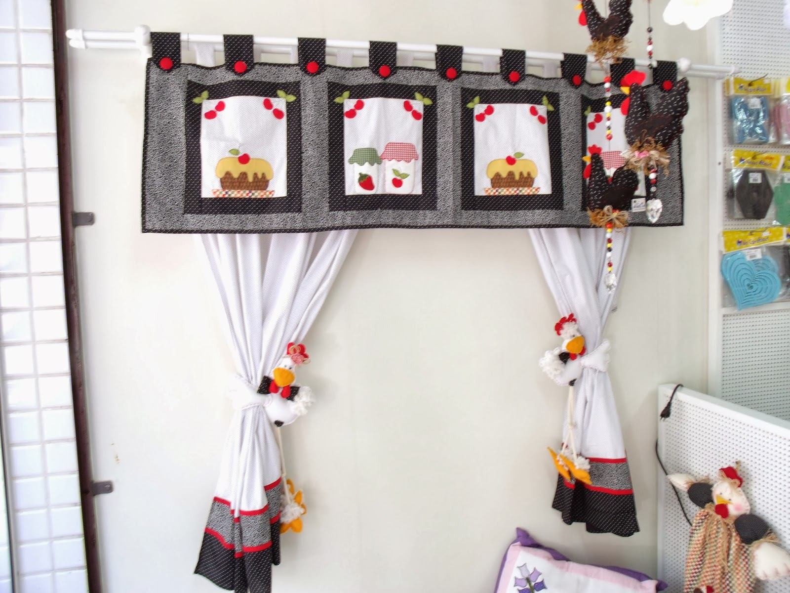 As Formiguinhas: CORTINAS DE PATCHWORK