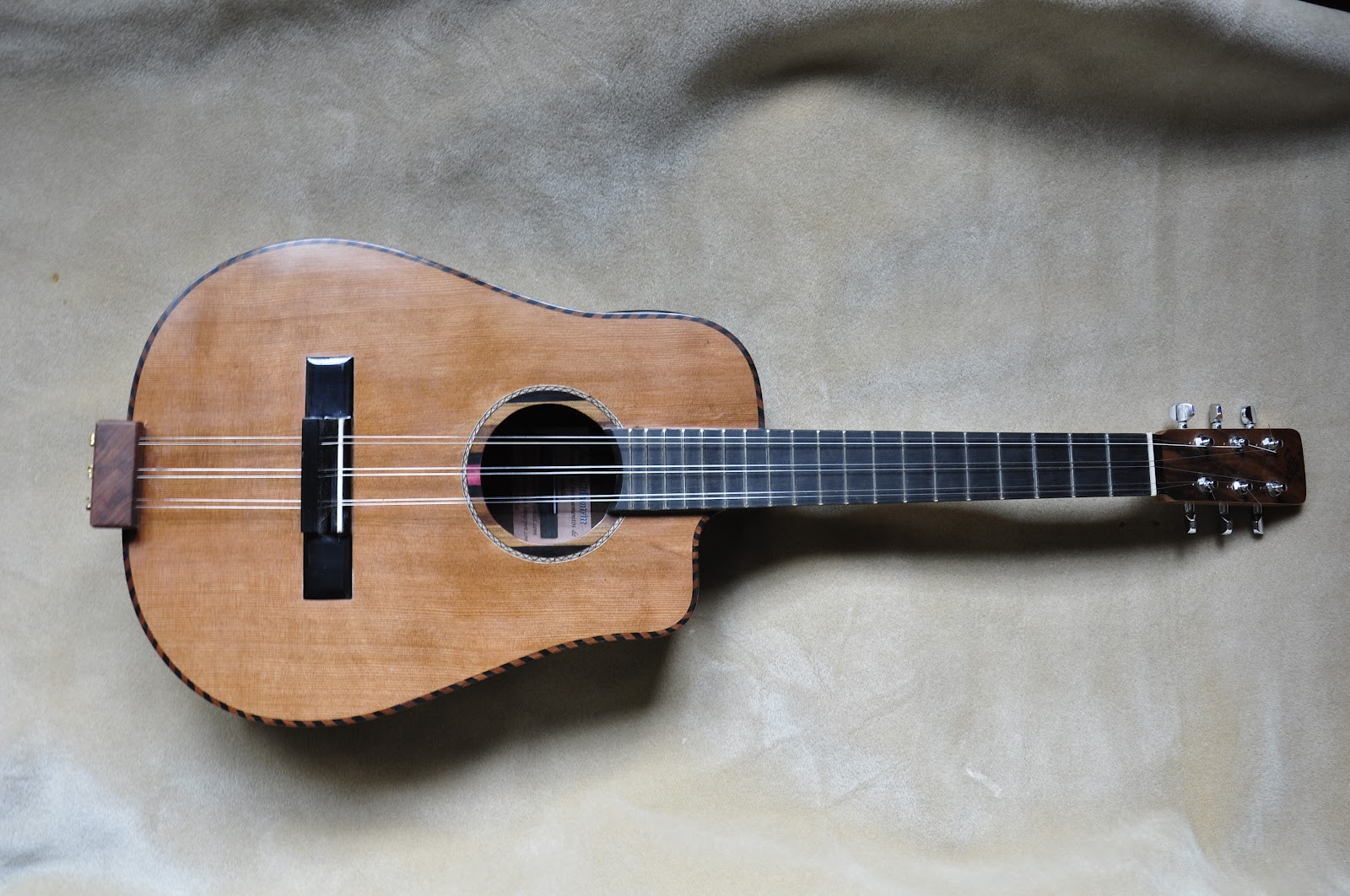 luthier martin blumtritt: Tres cubano