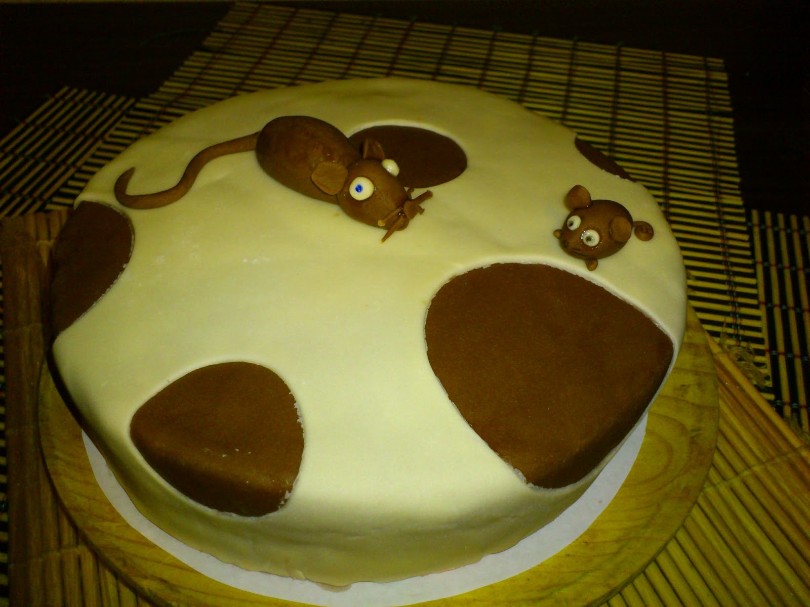 DULCES KAMAIA: Tarta "Se lo comen los ratones"