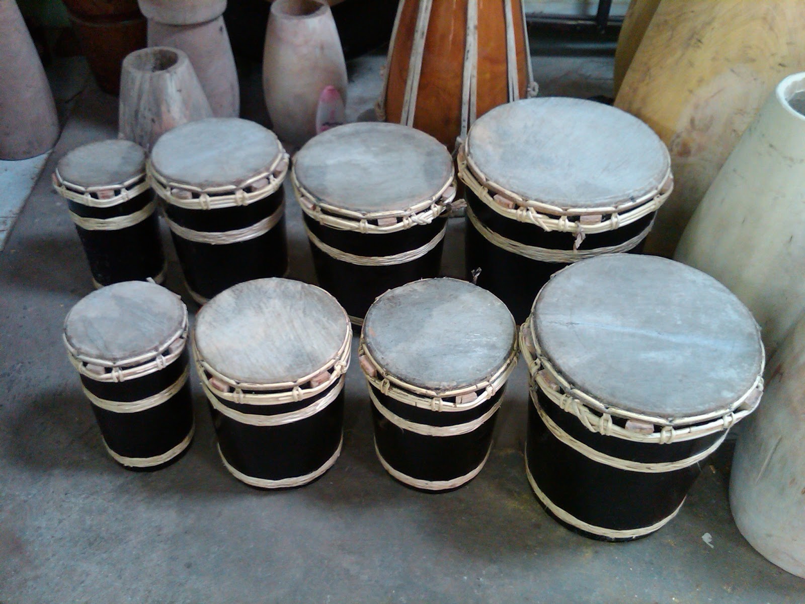 Dogdog Lojor - Jenis Jenis Alat Musik Modern dan Tradisional