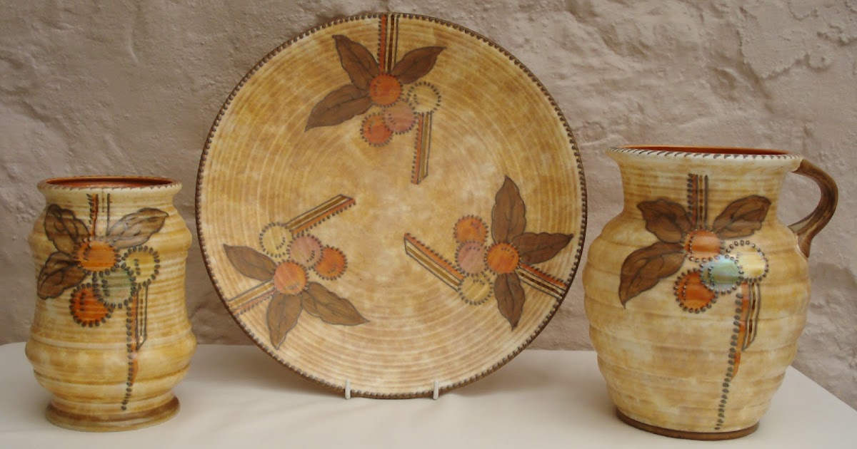 Crown Ducal & Charlotte Rhead Pottery: 5982 - Circular Fruits