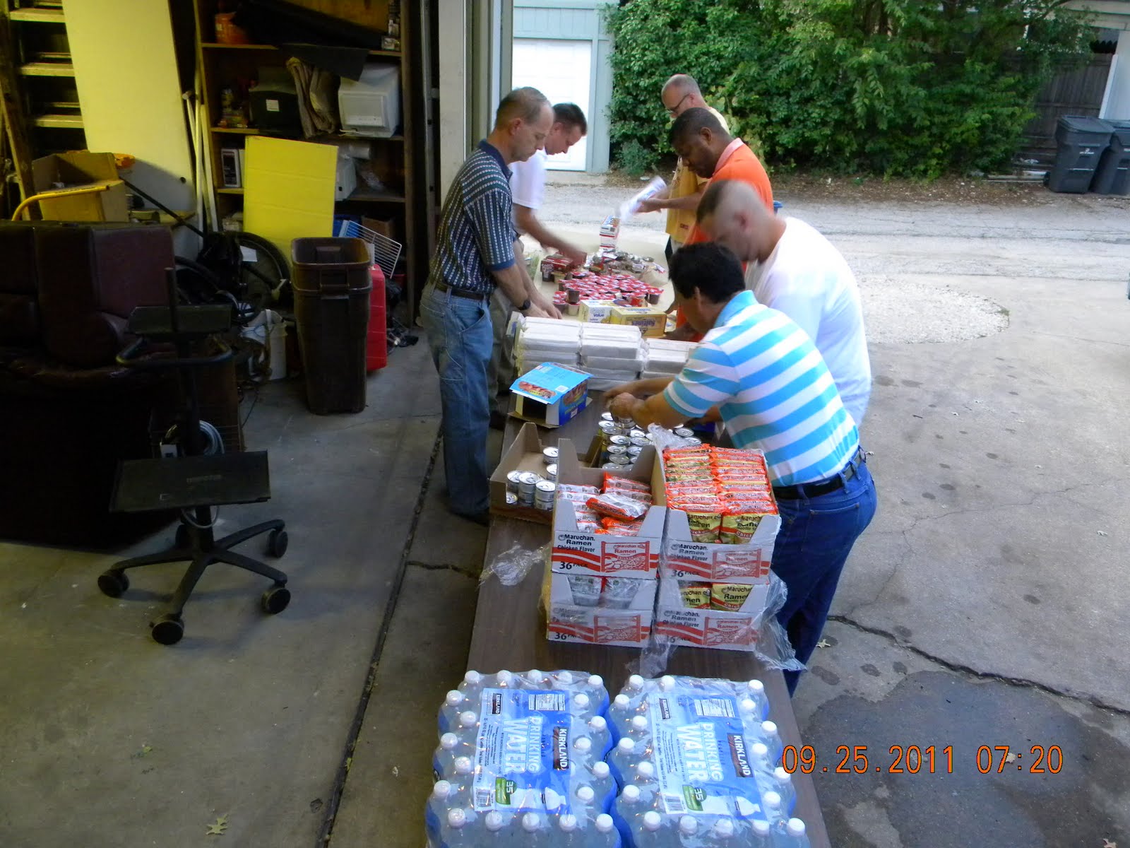 USHELLIT PEA SHELLERS AND PECAN NUT CRACKERS