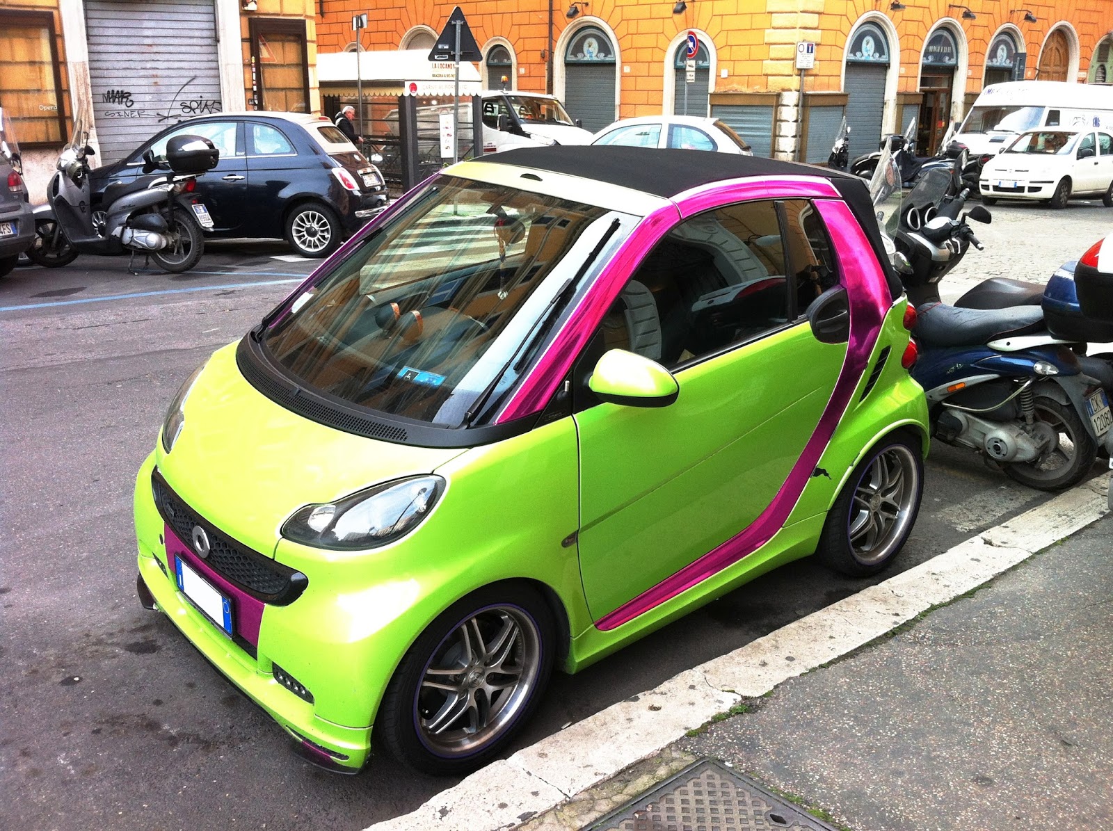 Multicolor Smart: is it a car or a wreck? - Cars and Wrecks