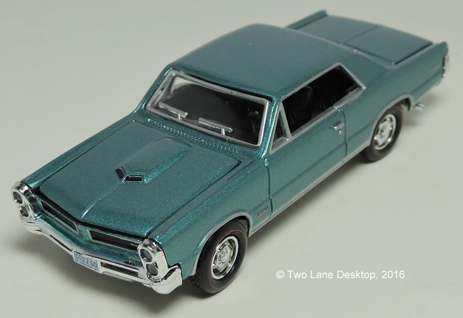 Racing Champions Mint 1965 Pontiac GTO and Auto World 1964 Pontiac ...