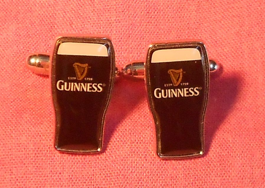 Guinness Collection: Labels, Carlton Ware, Wade, Gilroy, Doctors Books ...