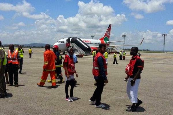 Kathryn's Report: Kenya Airways Boeing 737-700, 5Y-KQG, Flight KQ-221 ...
