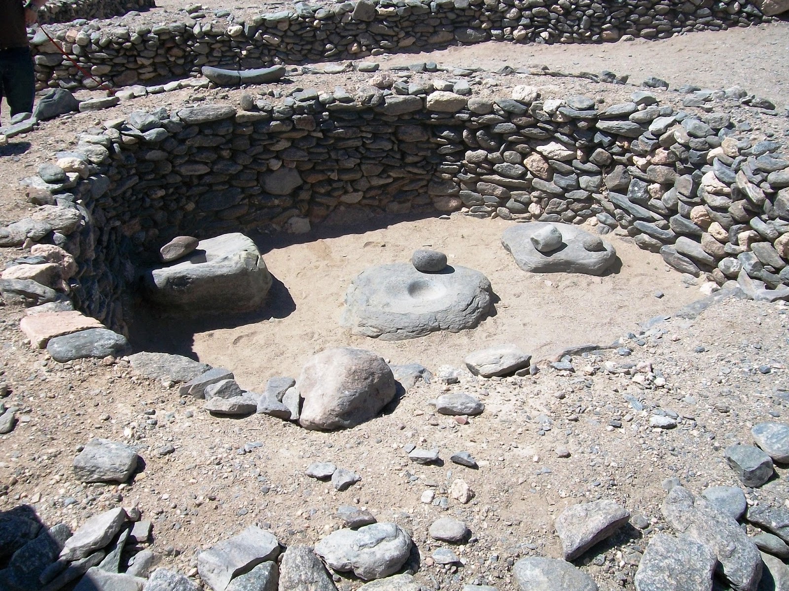 EL QUILMERO: LOS QUILMES, SUS CULTURAS, USOS Y COSTUMBRES