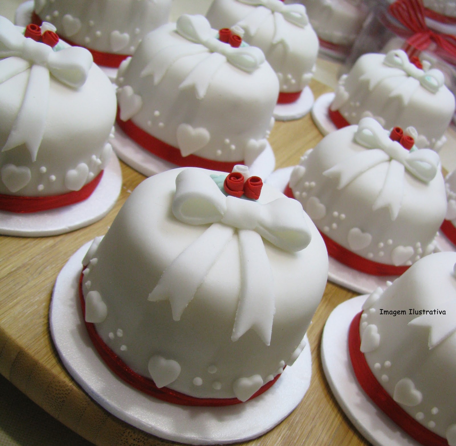 Chocobenção Bolos decorados: Mini bolos como lembrancinhas de casamento