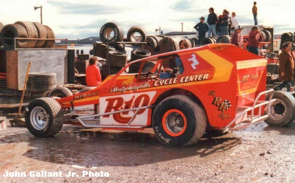 RUB RAILS & ROOSTER TAILS: 01 December 2013