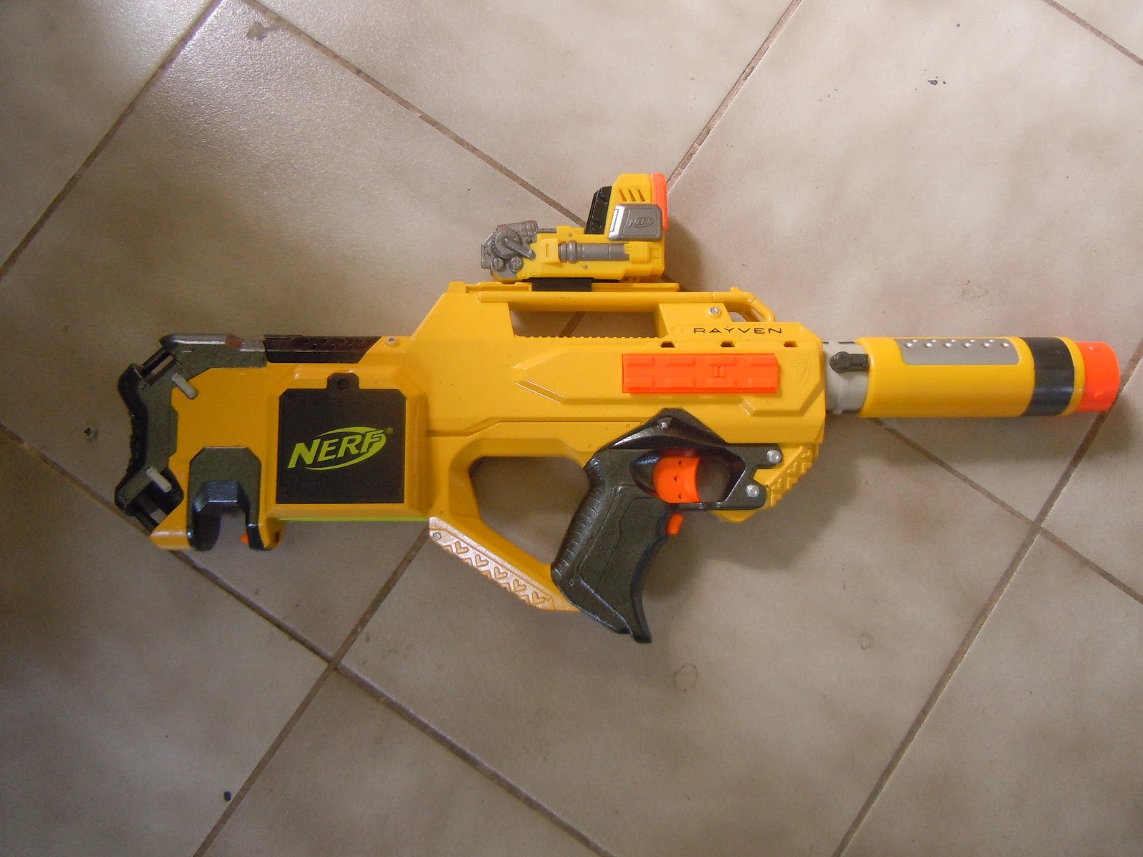 Lasagna678 Nerf Mods: Painted Yellow Nerf Rayven