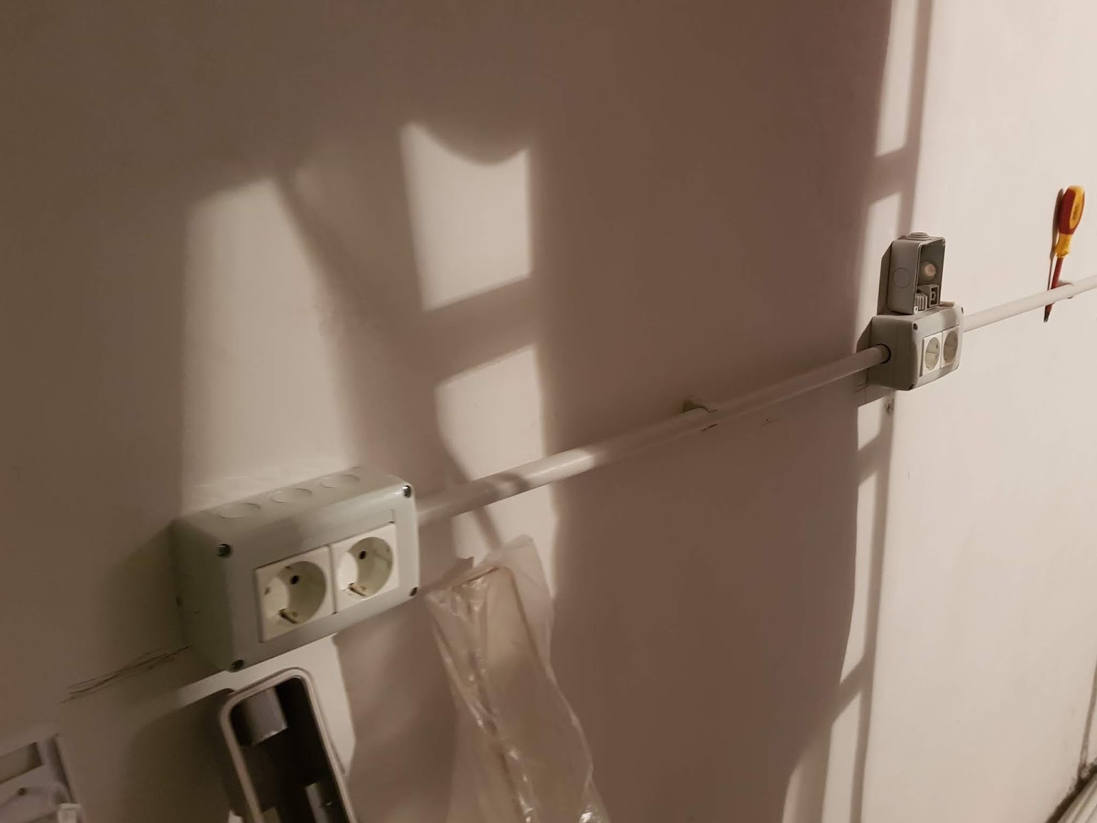 Montaj prize Gewiss aparente modulare,cateva poze