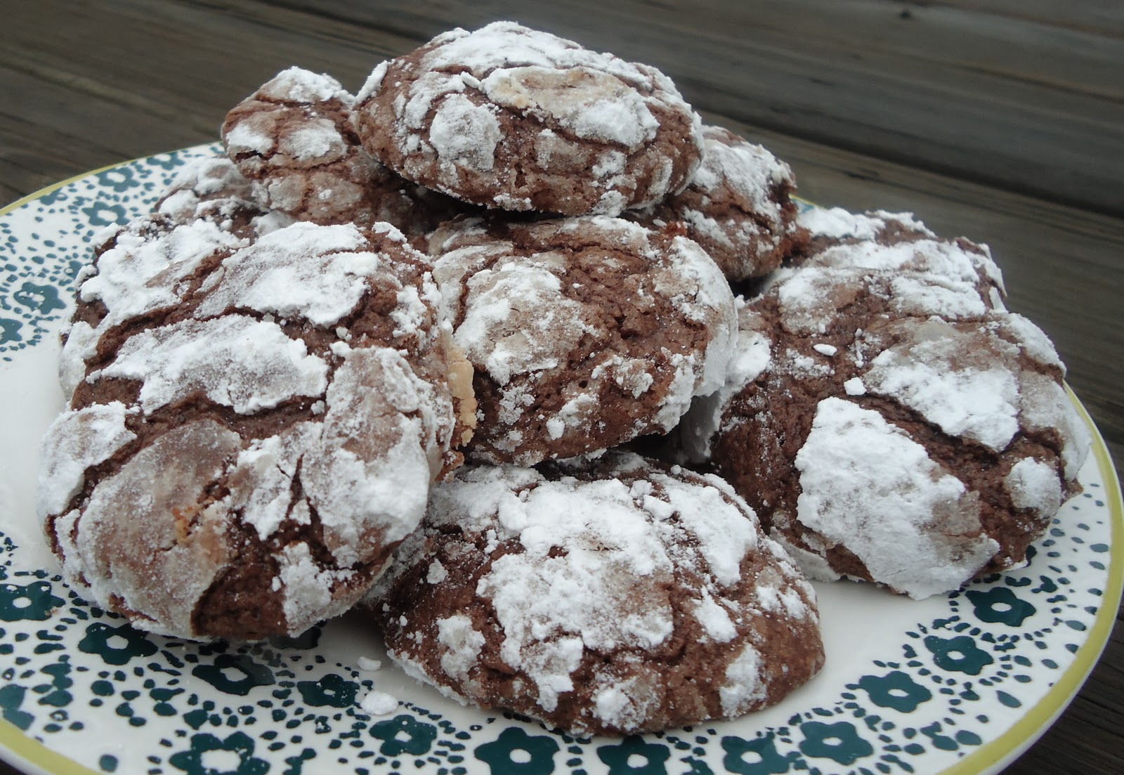 Eat, Run, Read: Cake of the Week: Chocolate Crackle Cookies