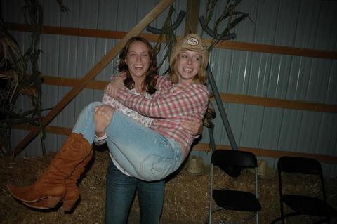 Strong Lift and Carry Photos and Videos - Strong Muscular Girls Lift ...