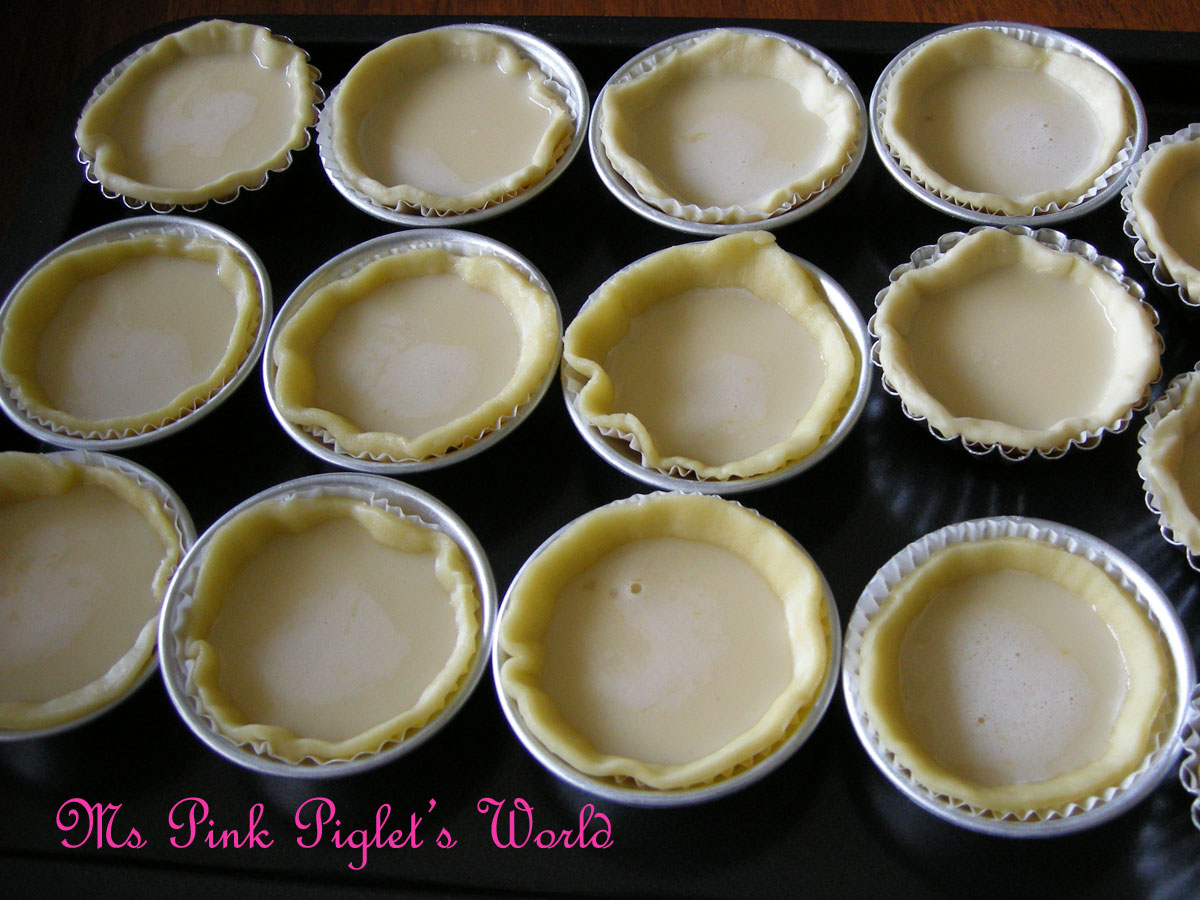 Ms Pink Piglet's World: Egg Tarts from the Left Over Pastry