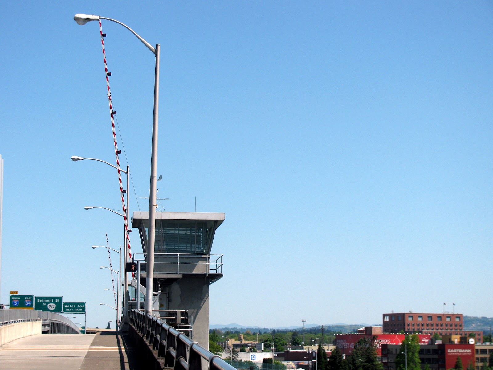 Robert Frost's Banjo: The Bridgetown Tour Continues! Morrison Bridge