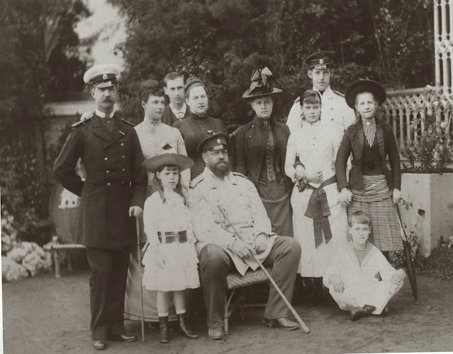 Royal Musings: A selection of Romanov photos