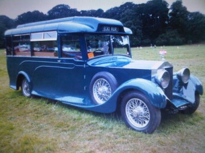 BENTLEY SPOTTING: Rural 1930's England Bus