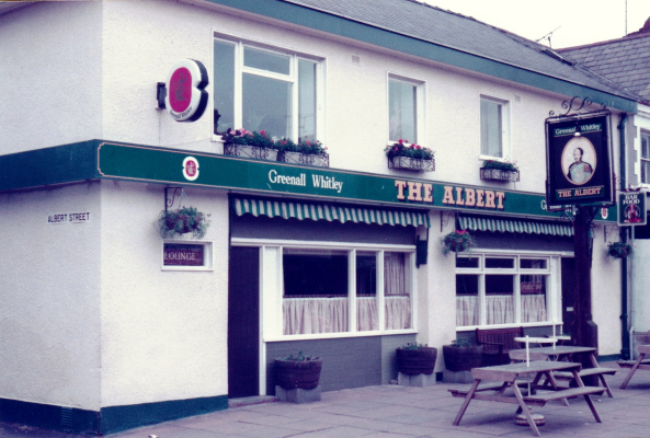 Llandudno Queen of the Last Resorts: When pubs were pubs