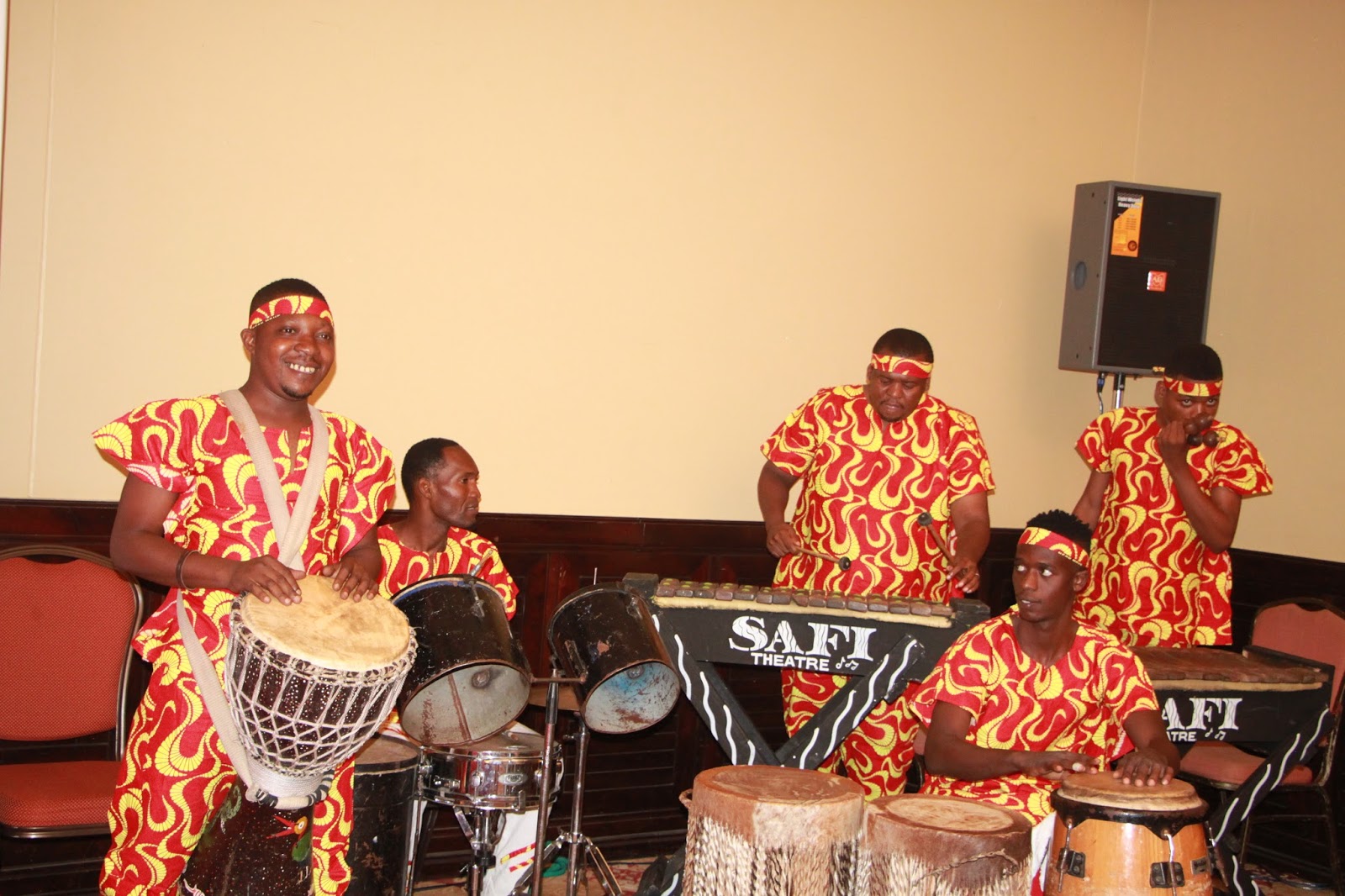 MATUKIO @ MICHUZI BLOG: RAIS MSTAAFU MKAPA AONGOZA HARAMBEE YA ...