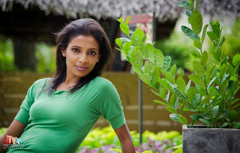 Nadeeka Priyadarshani | Pix by TKR Photography - Ceylon Stars