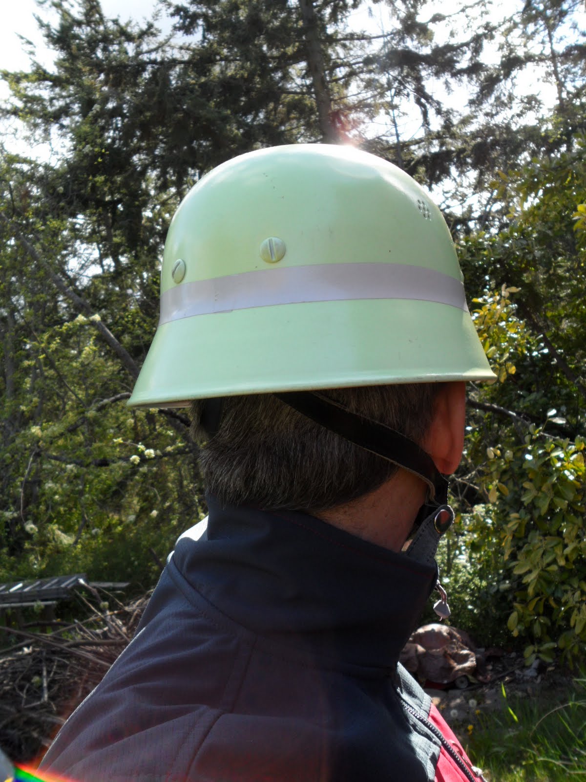 Four Bees: Deutsch Feuerwehrhelm, West German Fire Helmet 1992