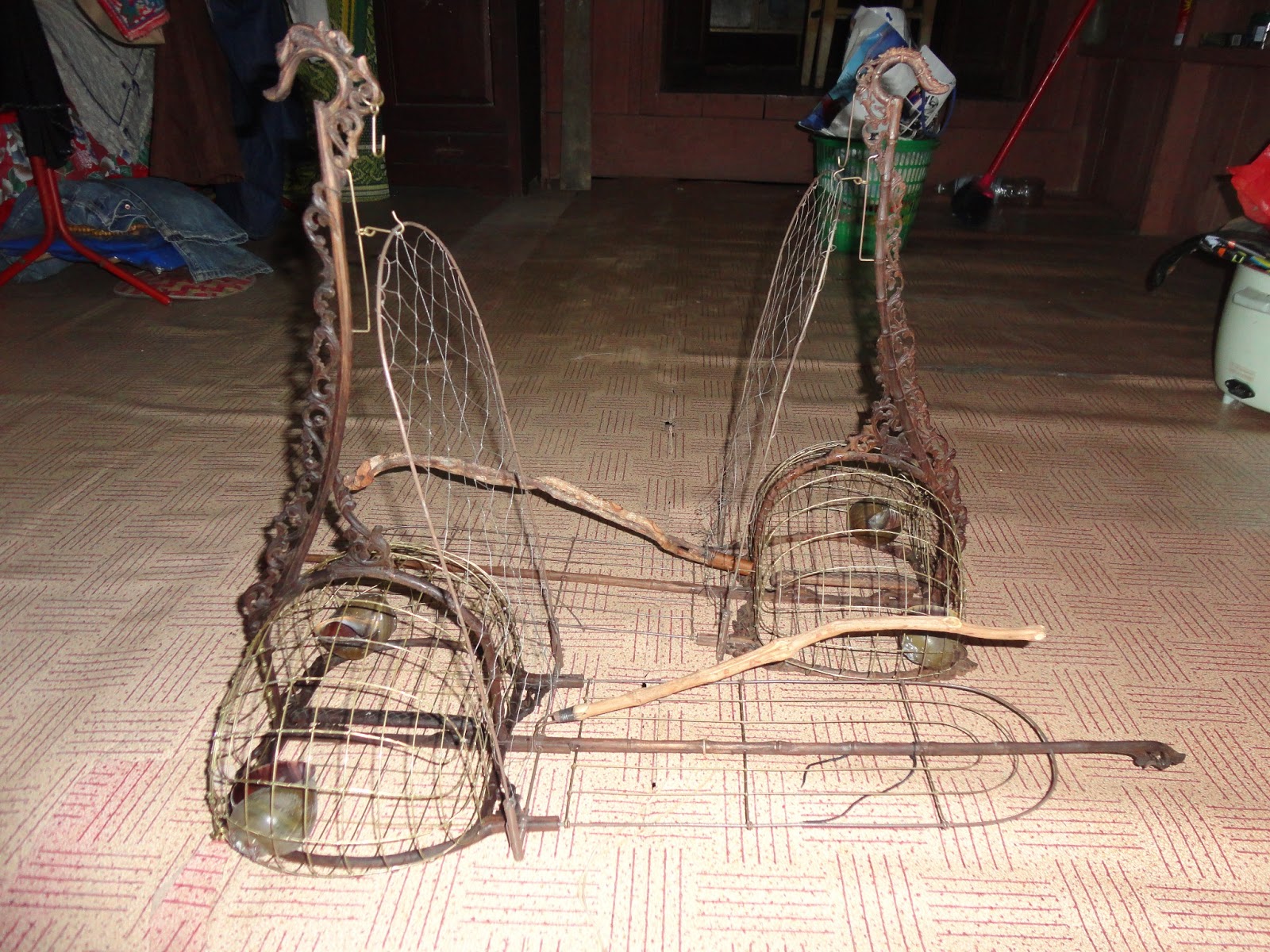 TERKUKUR PANTAI TIMUR: KOLEKSI JEBAK MERBUK UKIR- ANTARA DUA DARJAT