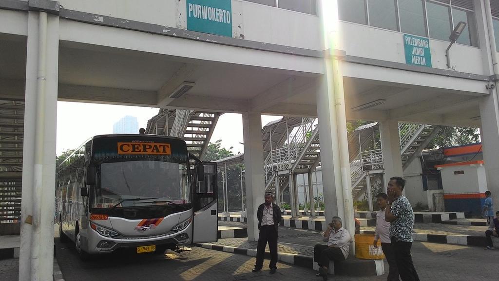 Bus Cepat Eka Trayek Surabaya - Purwokerto Resmi Ngelen Pada 02 Juli 2015
