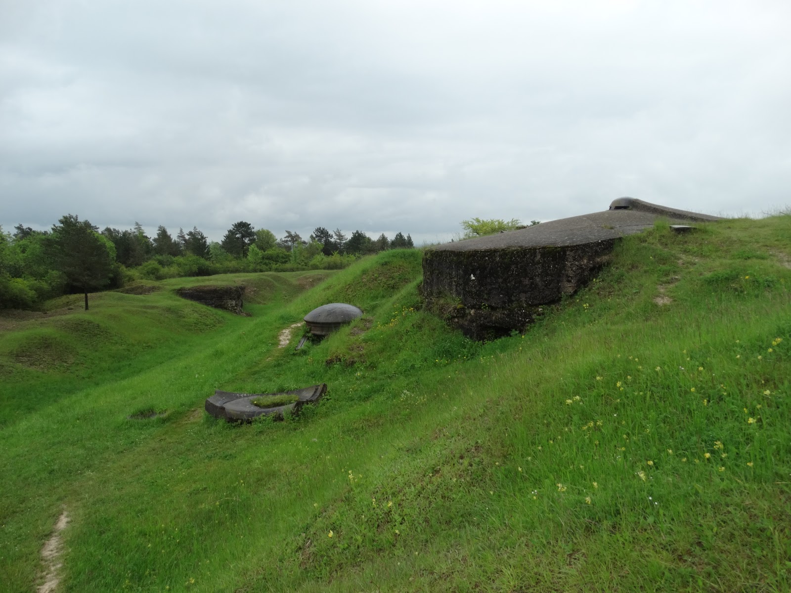 Tour of WW1 and WW2 battlefields: Fort Vaux - amazing story NOW with Pix