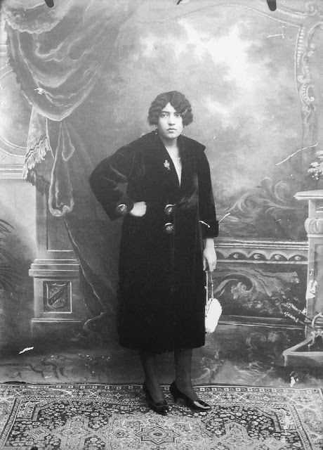 Flores del Fango: La colección de Parisa Damandan