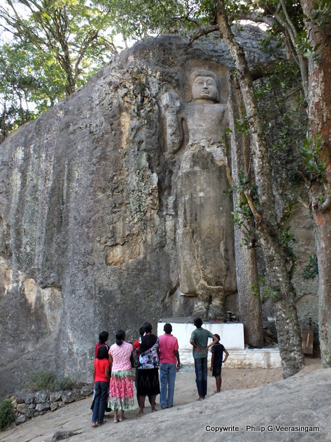Images of Sri Lanka on blogspot.com: Dowa ancient rock temple ...