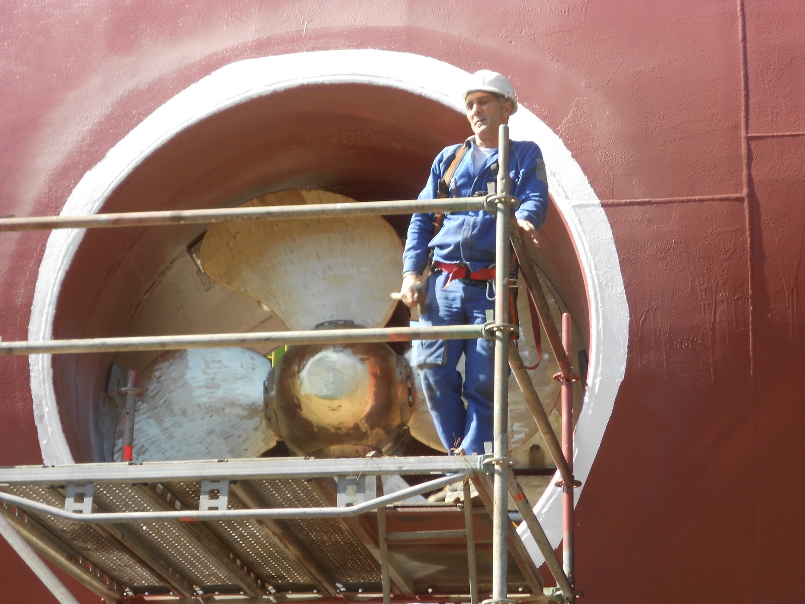 Kennebec Captain: Photo of Shipyard Worker Cadiz Spain