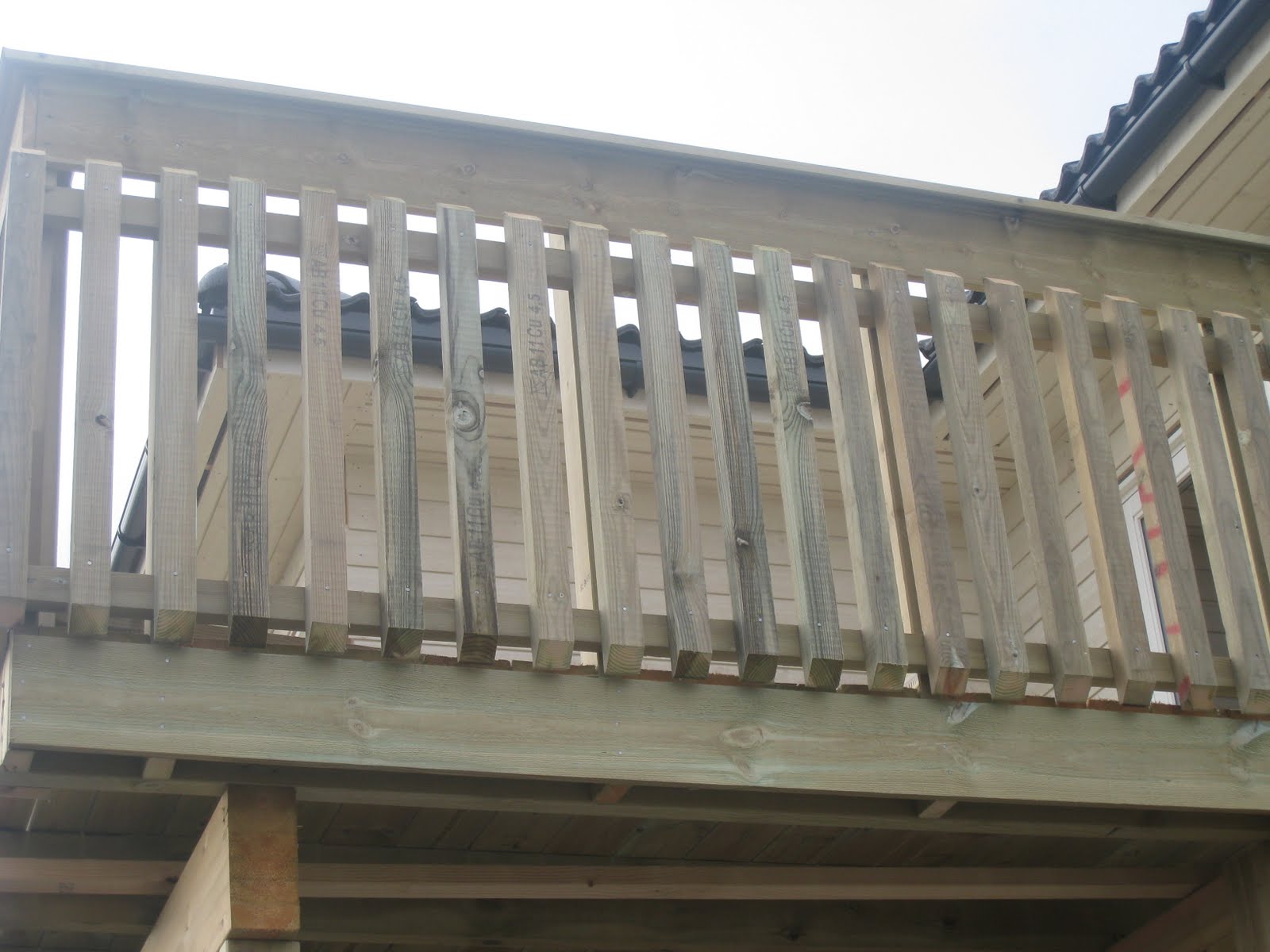 Fra hus til hjem: Rekkverk og inngangsparti