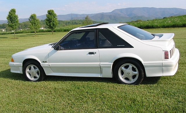 La Leyenda Ford Mustang: TERCERA GENERACIÓN (1979 - 1993)