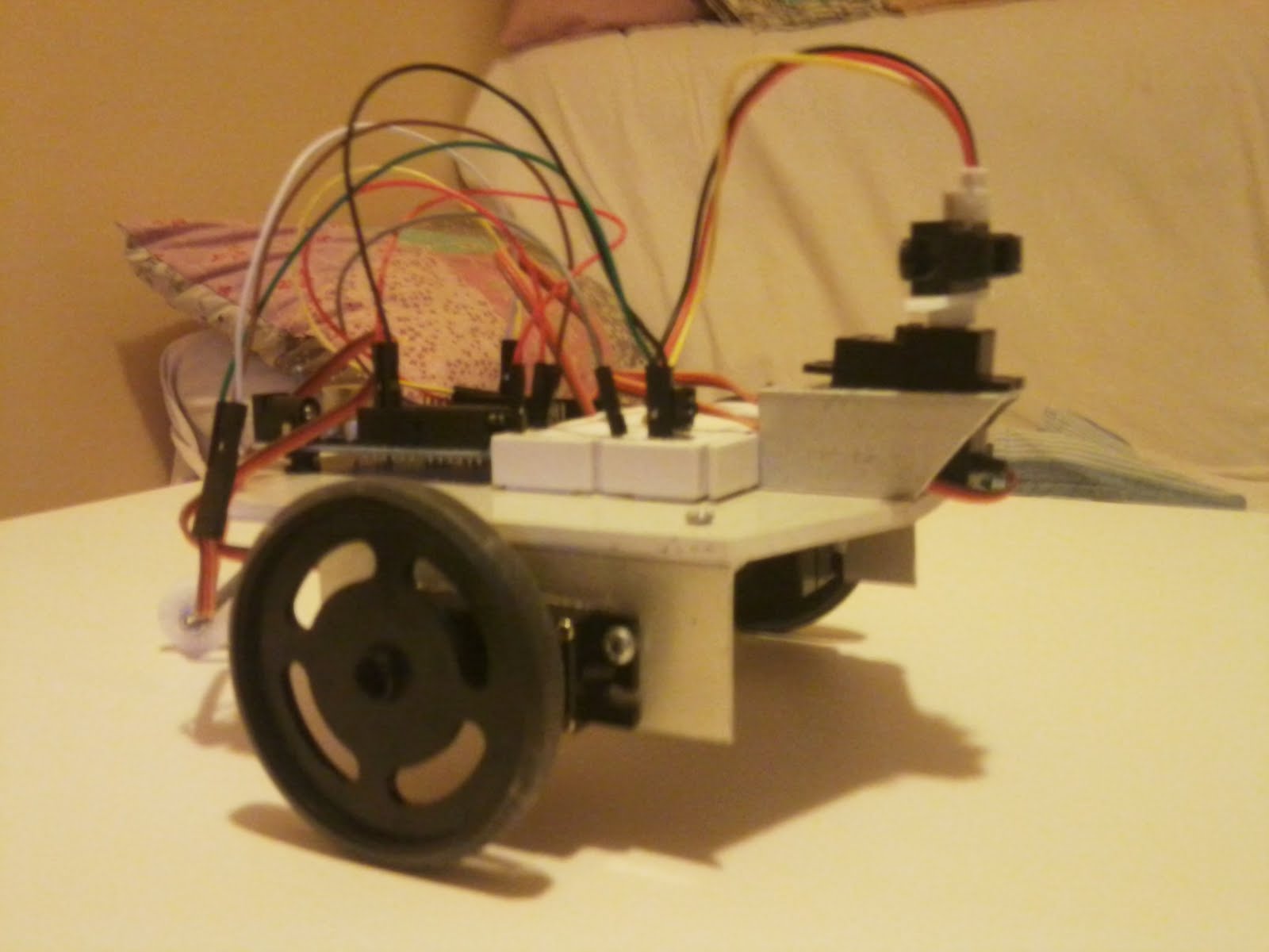 arduino (david dato): ROBOT ARDUINO II